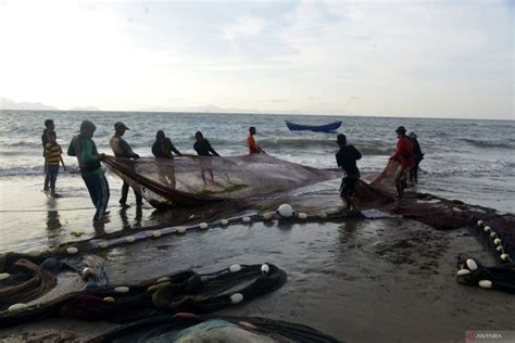 Nelayan Pukat Pantai Ramah Lingkungan