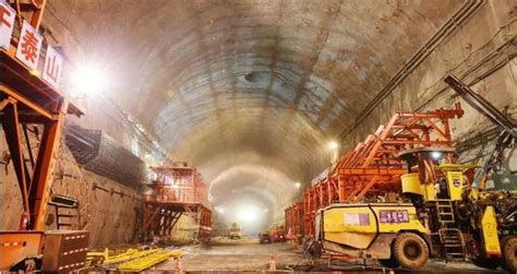 打造新时代大国重器白鹤滩水电站工程左岸地下厂房爆破开挖侧记 广东省水力发电工程学会