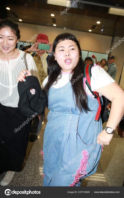 Japanese Actress Comedian Naomi Watanabe Pictured Arriving Taiwan Taoyuan International Stock