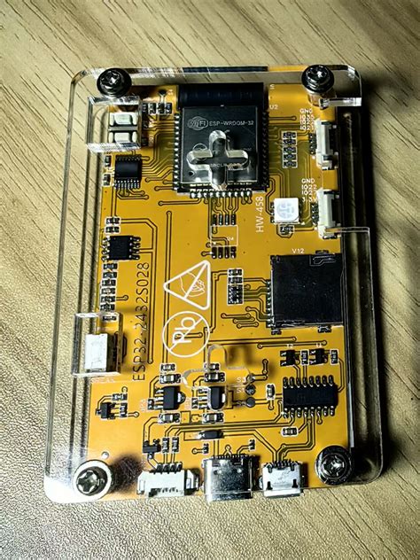 【花雕学编程】arduino动手做（238） Esp32 2432s028开发板28寸240320智能液晶显示屏带触摸屏tft模块 Makelog造物记