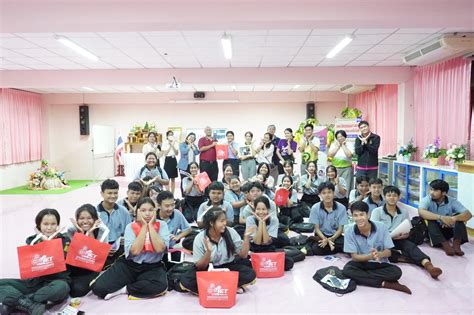 ในวันพฤหัสบดีที่ 12 กันยายน 2567 ทีมแนะแนวคณะวิศวกรรมศาสตร์ฯ นำโดย ผศ ดร รตบงกช แสนจุ้ม ผศ ดนัย