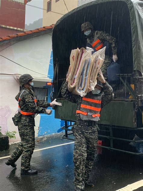 【盧碧回魂】雨彈爆擊美濃、那瑪夏 海陸兩棲偵搜大隊、八軍團挺進救災 上報 焦點