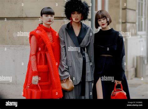 Street Style Kozue Akimoto Kiwi Lee Han And Emma Arriving At Sacai