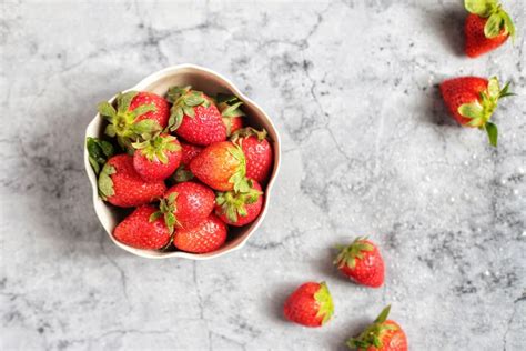 Vasitos de fresas con mascarpone la receta que se convertirá en tu