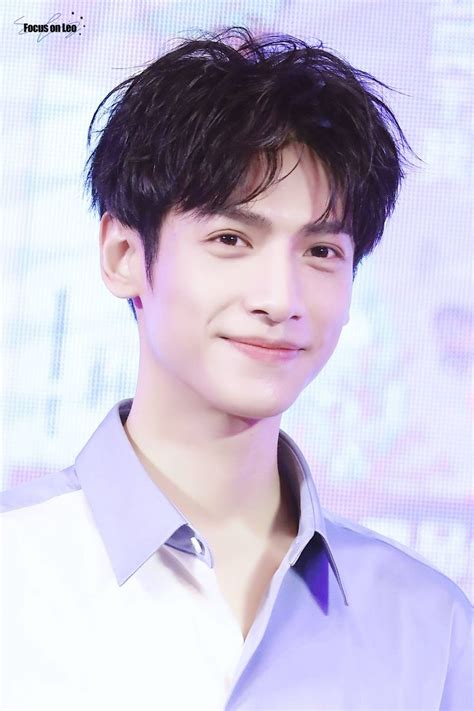 Ghim Trên Leo Luoa Trung Quốc Dép Trai đẹp