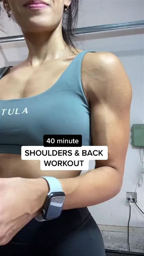 Shoulder and back workout gym exercise Vücut egzersizleri Fitness egzersizleri Egzersiz