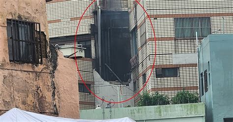 폭탄 맞은 듯한 목욕탕