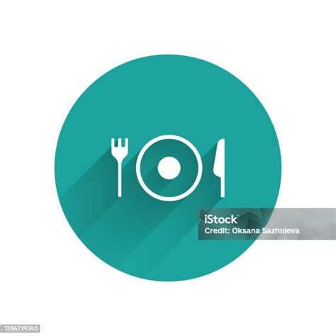 긴 그림자로 분리 된 흰색 접시 포크 및 칼 아이콘 칼 붙이 기호 레스토랑 간판 녹색 원 버튼입니다 벡터 그릇에 대한 스톡 벡터 아트 및 기타 이미지 Istock