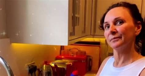 Strictlys Shirley Ballas Issues Stern Warning As She Shows Off