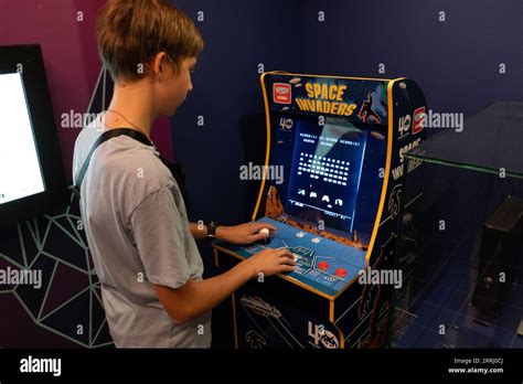 Space Invaders Taito Game Machine Simple Space Arcade In Bit Retro