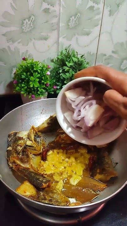 Kochu Shak Recipeillish Macher Matha Diye Kochu Saagkochu Shak Ranna