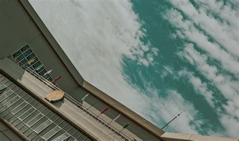 무료 이미지 경치 하늘 포도 수확 짓다 구름 건축물 낮 건물 지붕 선 창문 정면 일광 각도 집 4222x2495 An Min