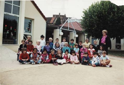 Photo de classe Maternelle Grande section de 1990 Nouvelle école