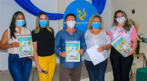 Prefeita Giordanna Mano firma compromisso para garantir políticas