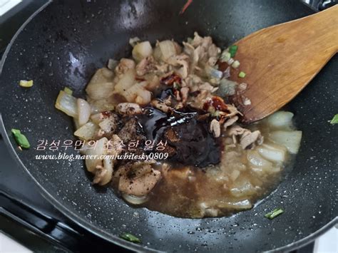 짜파불닭 매콤한 쟁반짜장볶음면 맛