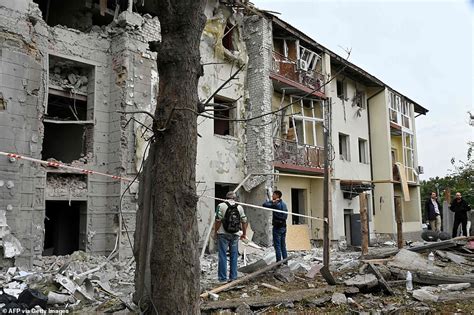 Vladimir Putin Has No Good Options For How To React To Ukraine Says