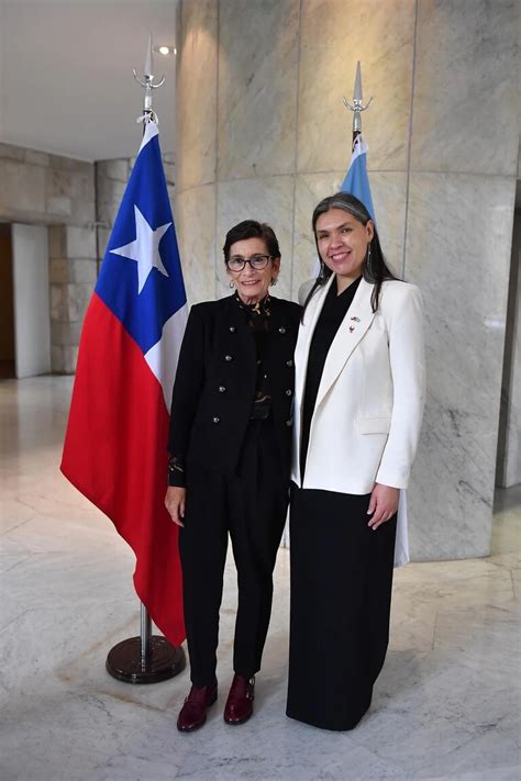 27 fotos la recepción por la Conmemoración del 213 Aniversario Patrio