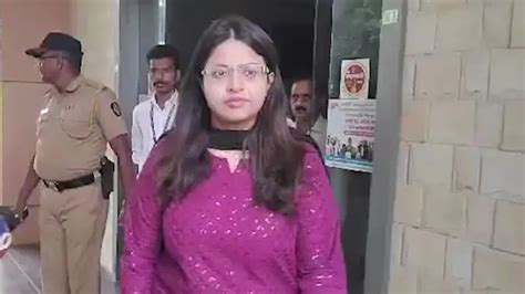 Puja Khedkar Fake Ration Card For Disability Certificate Hw News English