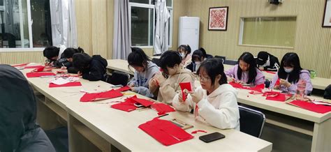 溯源剪纸文化，传承民族精魂 鄂州职业大学教育与管理学院学生第二党支部 思政网育人号