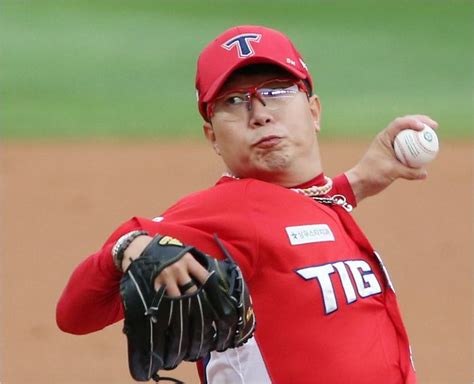 양현종 시즌 3승 Kia 4연승 질주sk 밀어내기 사구로 자멸 노컷뉴스