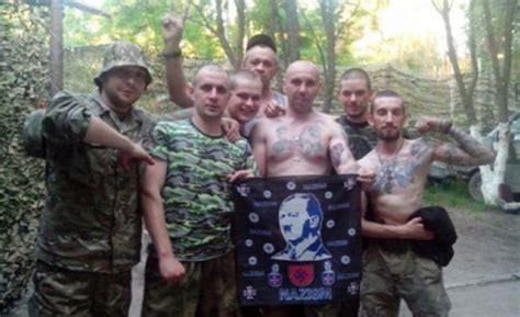 Снимка с Хитлер украинските военни се гордеят че са нацисти Cross Bg