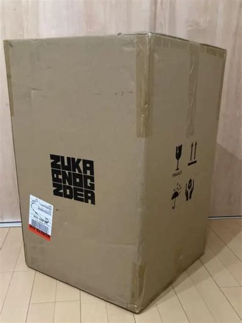 Hajime Sorayama Sexy Robot Floating 1 4 Scale Black Ver Alloy Led