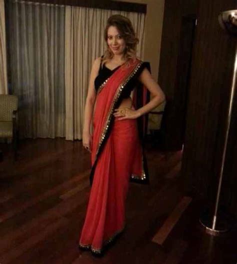 Hot Long Sexy Famous Tv Serial Actress Munmun Dutta In Pink Saree And