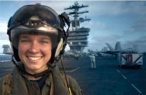 美國航母艦隊出行，為啥一定要帶女兵？ 每日頭條
