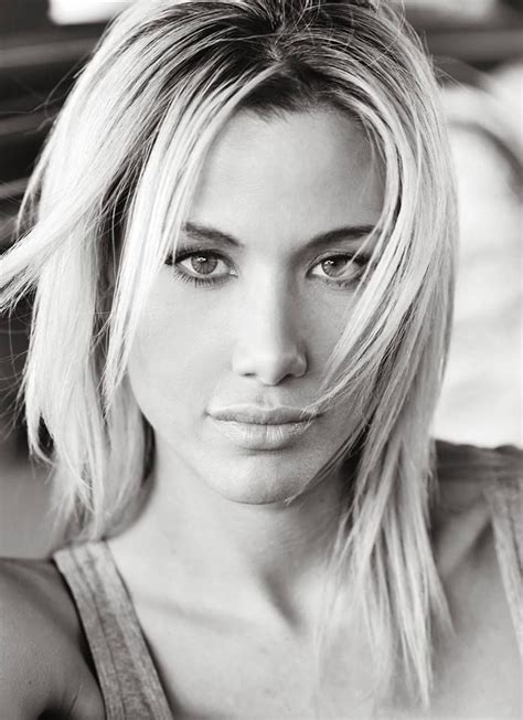 Dalia Elliott © Bjoern Kommerell Cool Eyes Elliott Black And White