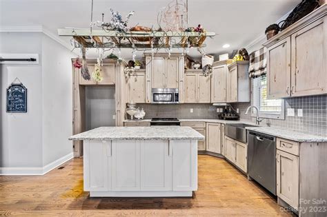 5810 Dwayne Starnes Dr Hickory Nc 28602 Mls 4083340 Redfin