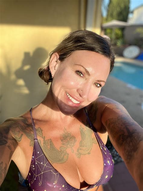 F46 Mom Selfie Rselfie
