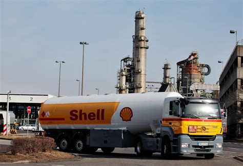 Wesseling Shell Schließt Leck In Raffinerie Wesseling Nach Benzinaustritt Rundschau Online