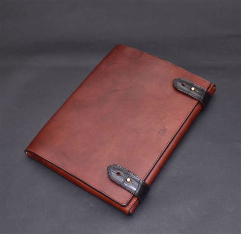 Папка из кожи для документов формата А4 Buisness Деревянные очки и оправы сумки и клатчи из