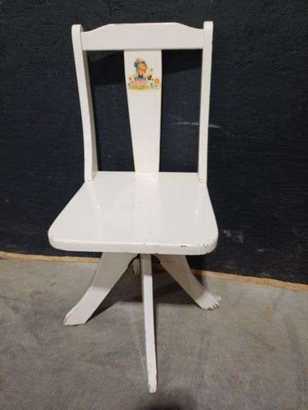 Assorted Chairs Black And Gold Auctions