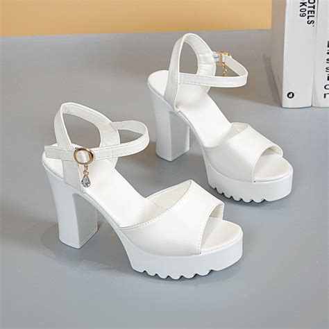 สปอตประเทศไทยรองเท้าแมรี่เจน ส้นหนา ปลายเท้ากลม เร กลาง ส้นสูง รองเท้าหนังขนาดเล็ก สไตล์อังกฤษ