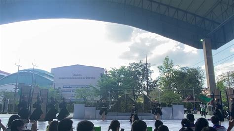 การแข่งผู้นำเชียร์ เชียร์หลีดเดอร์ คณะสีเขียวกีฬาสีภายในโรงเรียนธรรมศาสตร์คลองหลวงวิทยาคม ประจำ