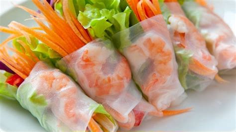 🦐🥕ก๋วยเตี๋ยวลุยสวนandสลัดโรล🥬🦑 สั่งอาหารเดลิเวอรี Wongnai X Line Man