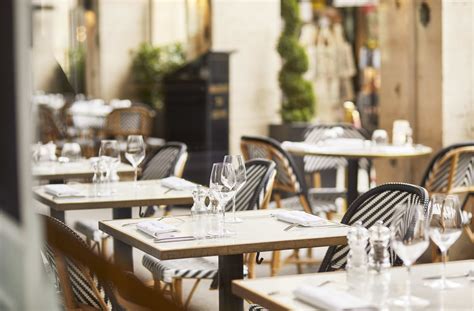 La Brasserie Du Louvre In Paris