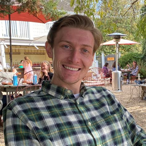 Daniel Hofer Vimeo Linkedin