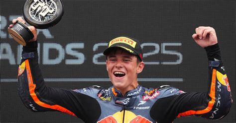 Impacto Argentino En Moto3 Valentín Perrone Logró Por Primera Vez La