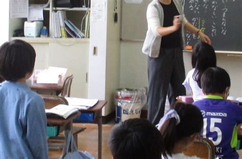 2年生の授業（国語･算数･図工･生活）の様子 精華町立東光小学校