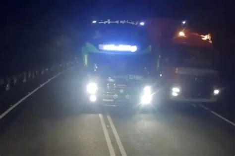 Konsortium E Mutiara Gantung Tugas Pemandu Bawa Bas Secara Berbahaya Motoqar