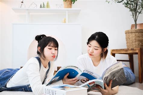 자연광 및 화사한 톤의 셀프 스튜디오 렌탈스튜디오 크몽