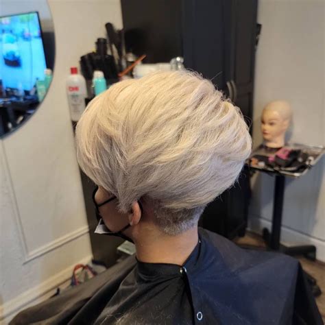 28 Stylish Wedge Haircuts For Women Over 60 Artofit
