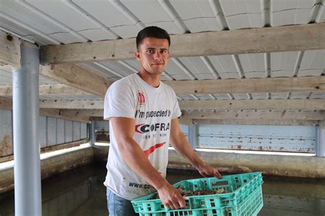 Pierre Menoret Dinfirmier à Ostréiculteur Il Ny A Quun Pas Cultures Marines