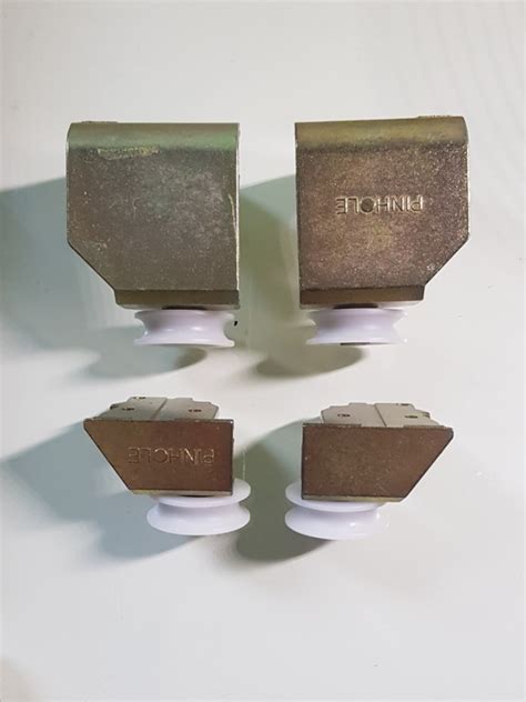 핀홀협력업체 Pinhole 핀홀 욕실장 롤러 판매 Diy 셀프 수리 수건장 욕실 미닫이장 레일 부속 부품 호차 베어링