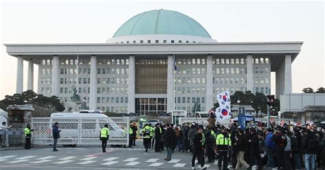 Una Multitud Se Concentra En Seúl Para Pedir El Cese Del Presidente Infobae