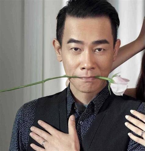 男明星叼花姿势大赏，最帅伴郎团颜值爆炸，这一对cp神颜无敌超帅样子