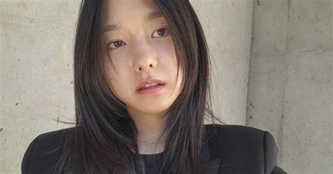 이혜성 맞아 아련한 표정으로 근황 사진 회사 근처의 한 카페