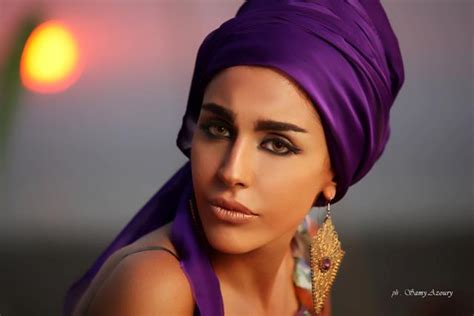 هل تغيّر ليلى اسكندر دين زوجها السعودي؟